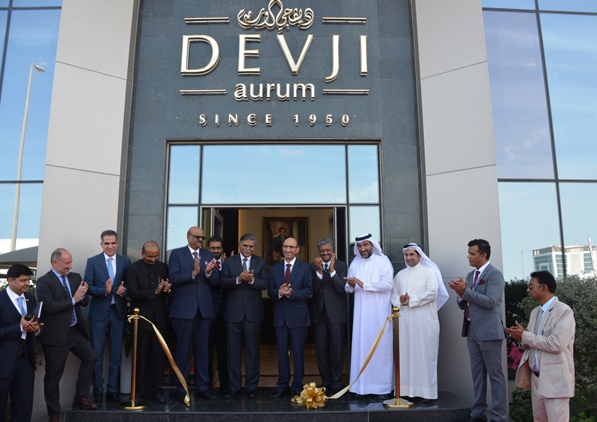 Industry, Commerce and Tourism Ministry Undersecretary opens two Devji gold and diamond firms at ...